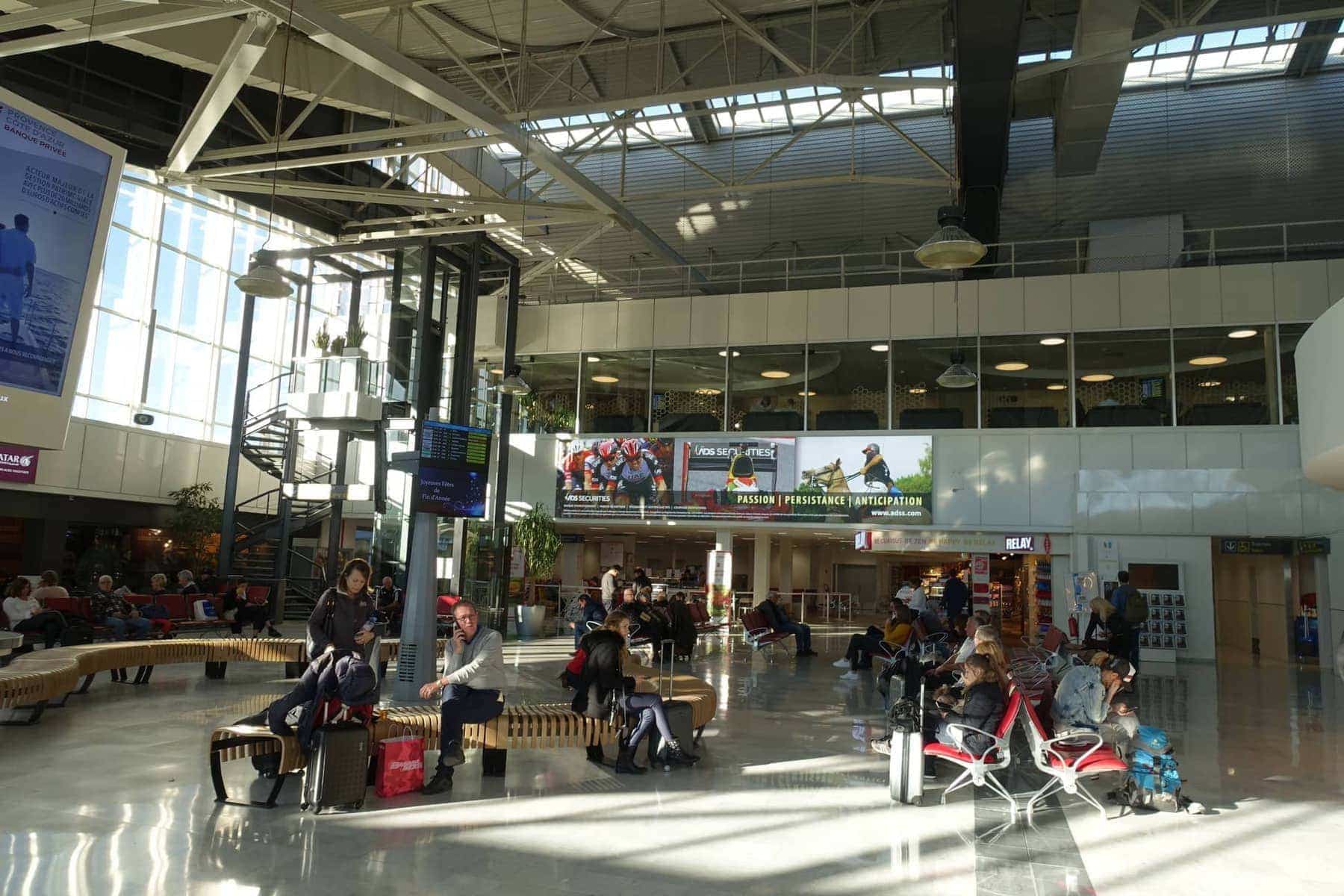 Review: The Canopy Lounge - Terminal 1 - Nice NCE | Milesopedia