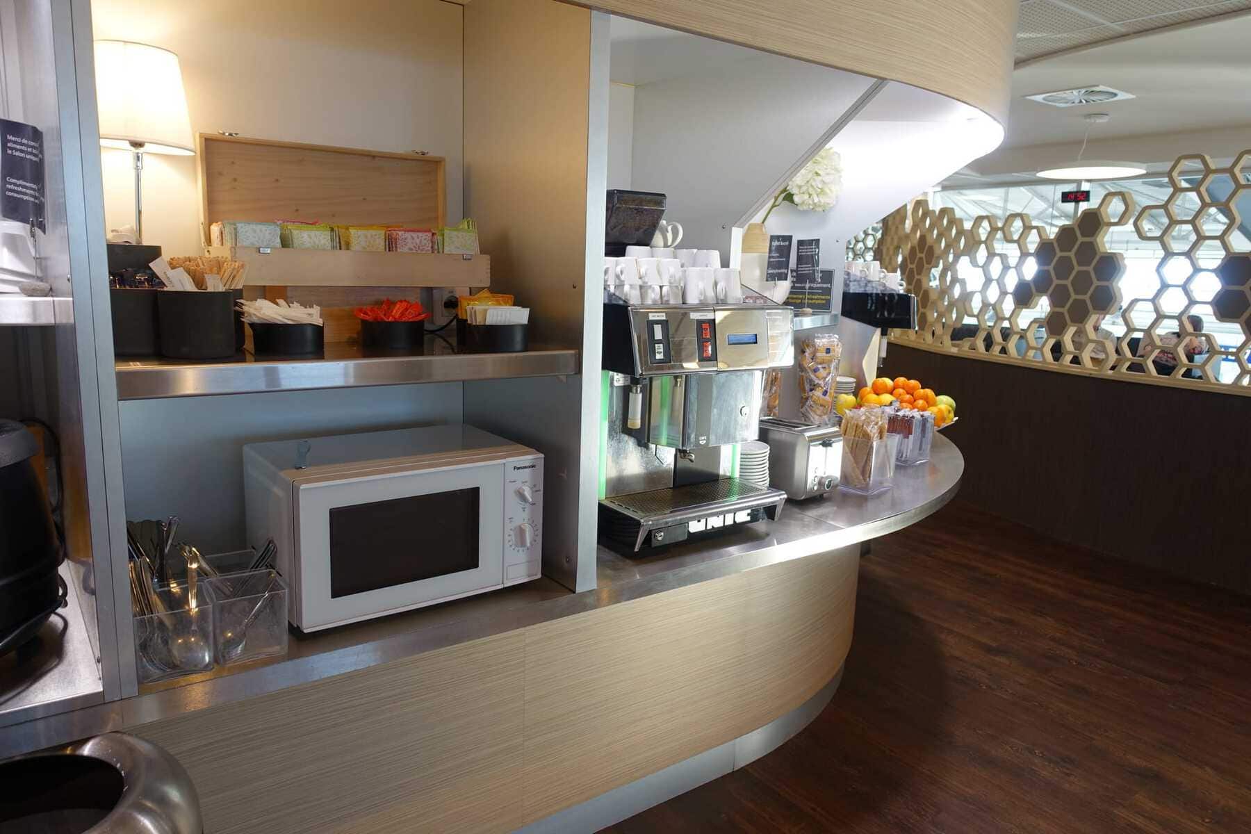 Review: The Canopy Lounge - Terminal 1 - Nice NCE | Milesopedia