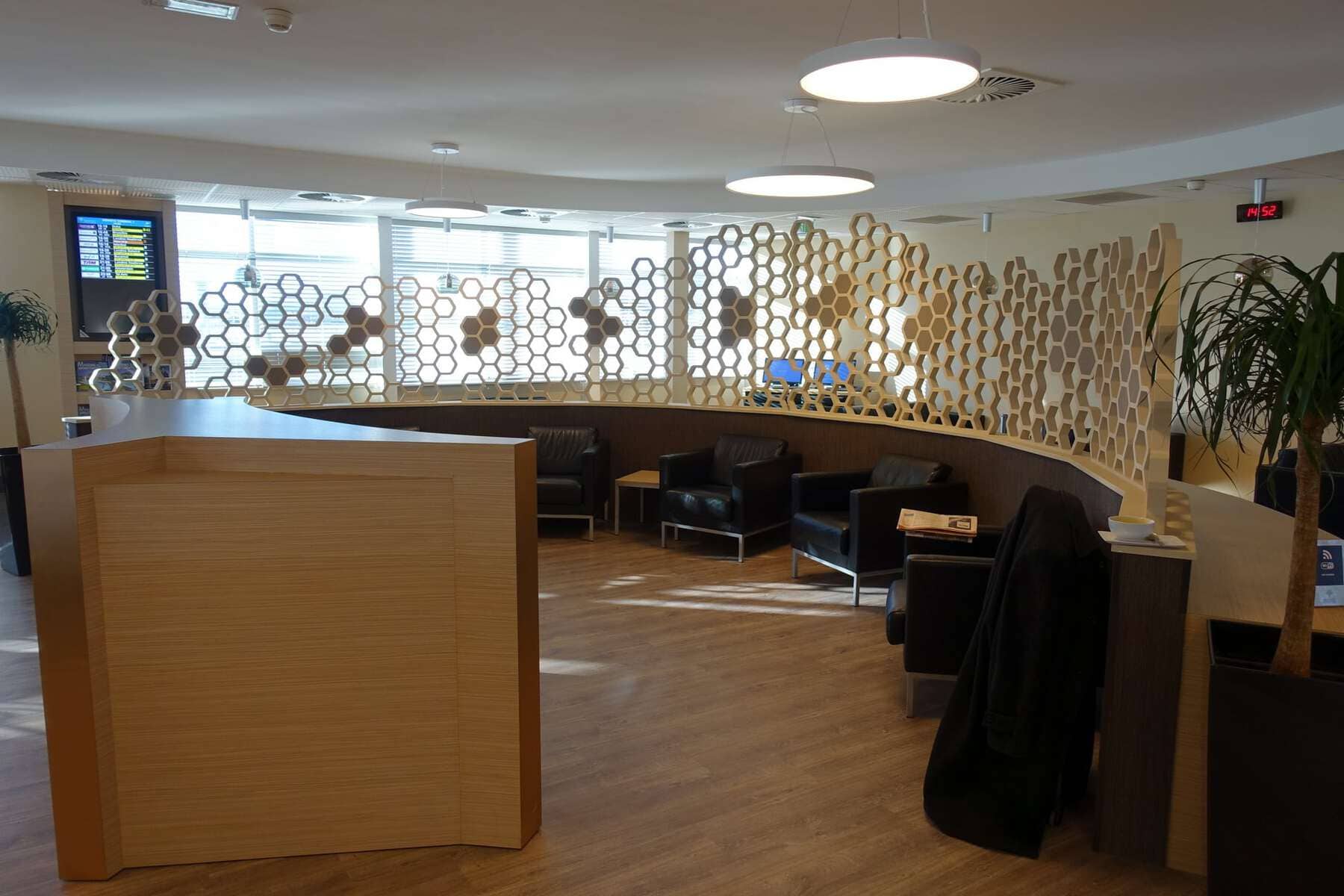 Review: The Canopy Lounge - Terminal 1 - Nice NCE | Milesopedia