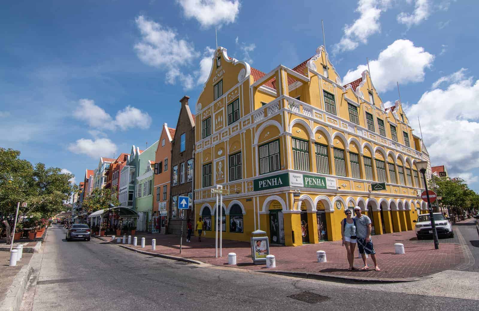 Our Travel Guide to Curaçao, a colourful island! | Milesopedia