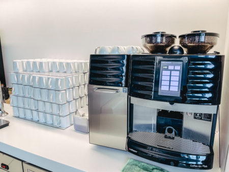 Avis : Salon Banque Nationale à YUL, Aéroport international Montréal ...