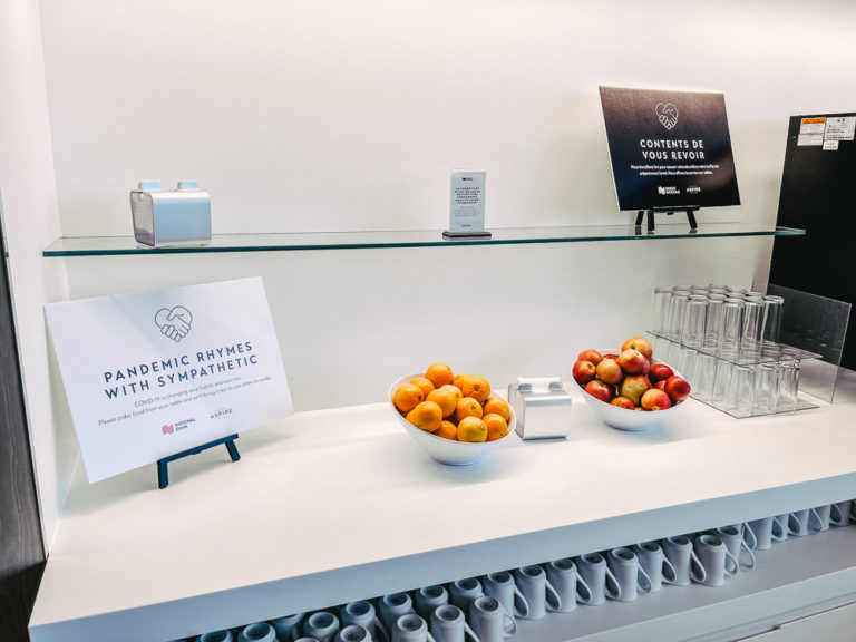 Avis : Salon Banque Nationale à YUL, Aéroport international Montréal ...