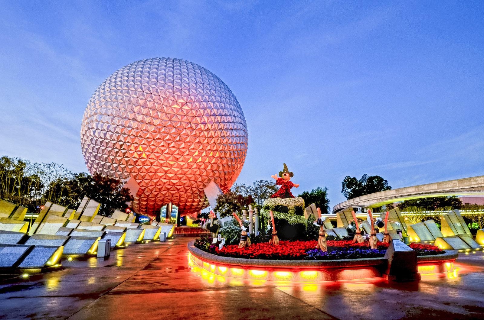 Disney World: Guide to Save with Points