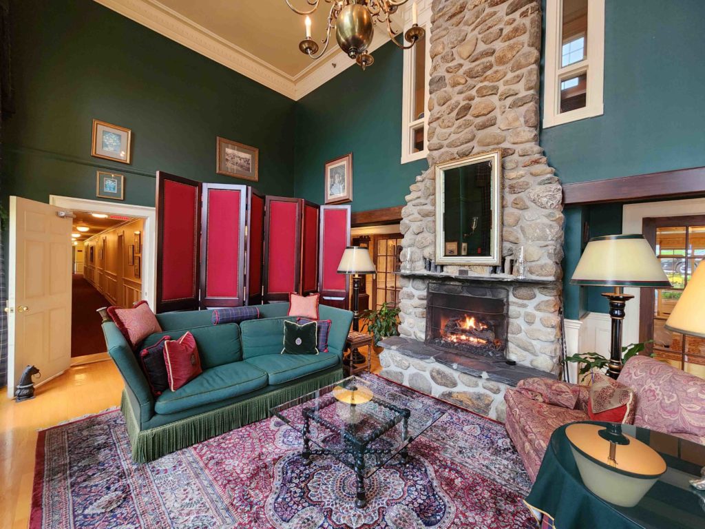 Review: Ripplecove Hotel & Spa Eastern Townships, Quebec | Milesopedia
