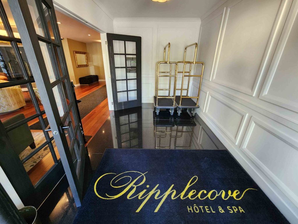 Review: Ripplecove Hotel & Spa Eastern Townships, Quebec | Milesopedia