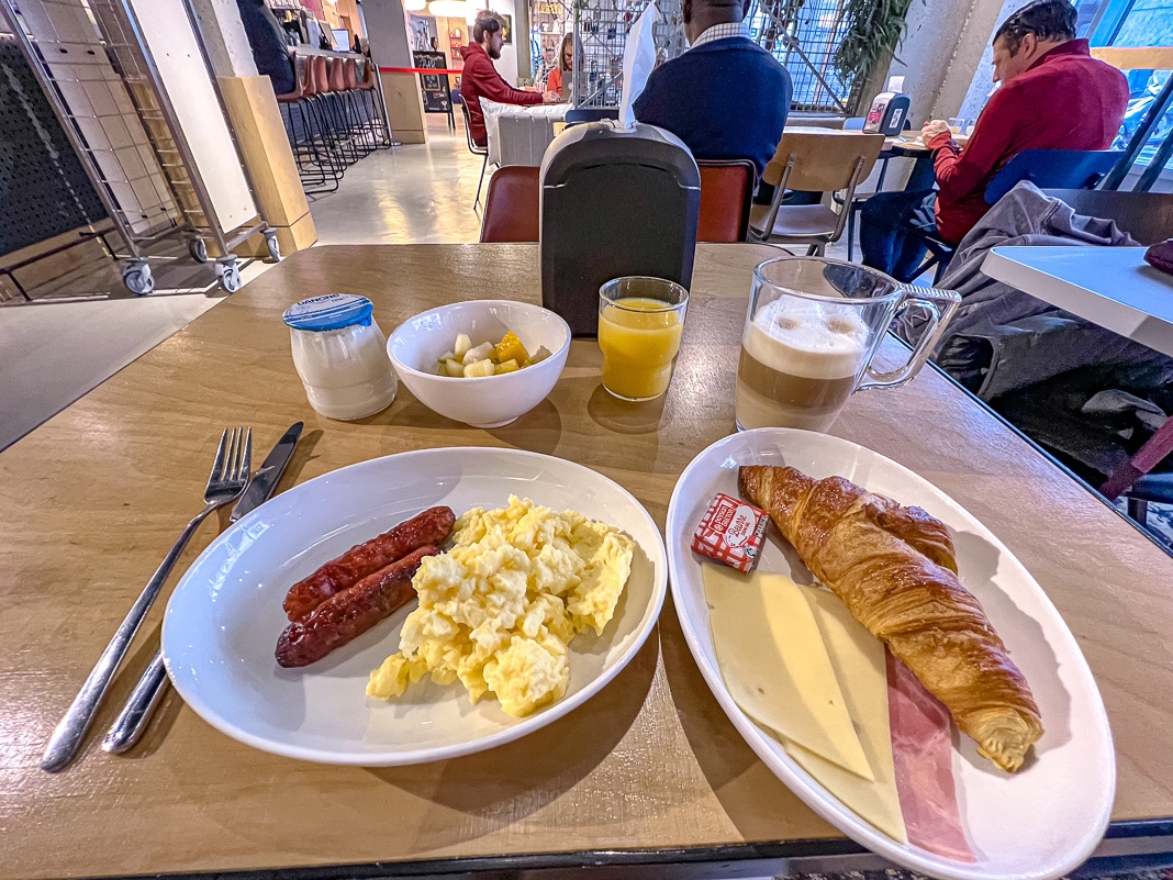 Review : Moxy Paris Bastille | Marriott Bonvoy | Milesopedia