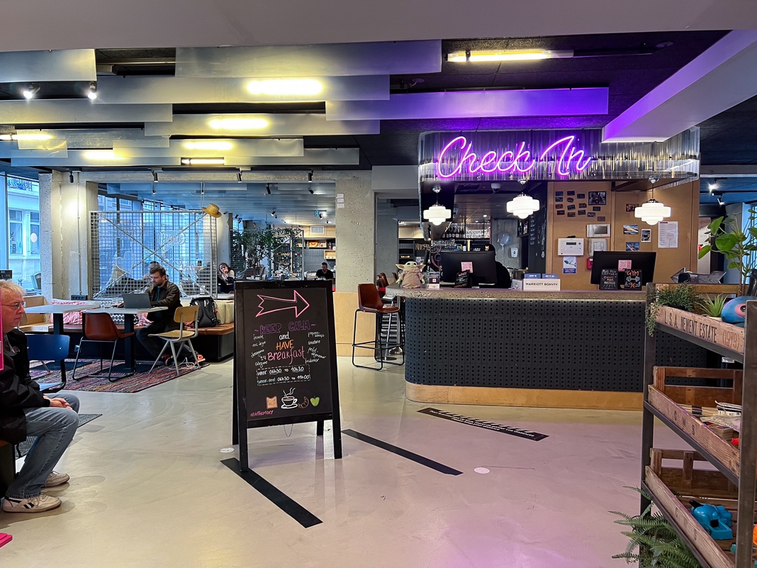 Review : Moxy Paris Bastille | Marriott Bonvoy | Milesopedia