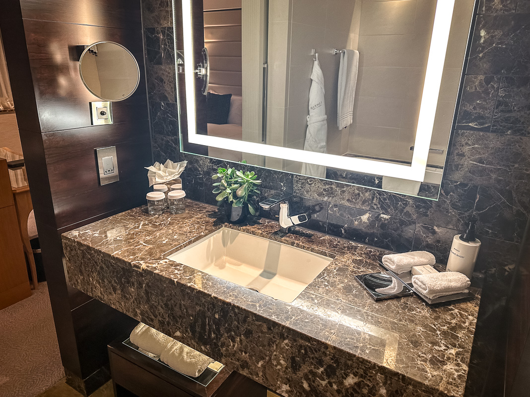 Review: Conrad London St. James St. James Hilton Honors | Milesopedia