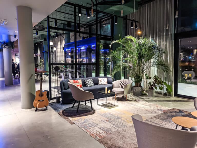 Review : Moxy Paris Val d'Europe | Marriott Bonvoy | Milesopedia