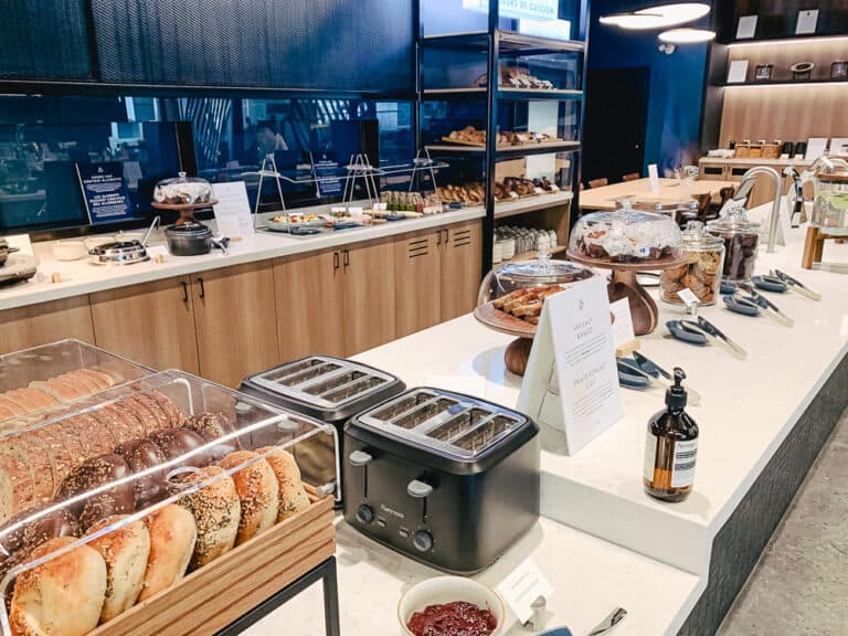 New Aspire | Air Canada Café | Toronto (YTZ) | Milesopedia