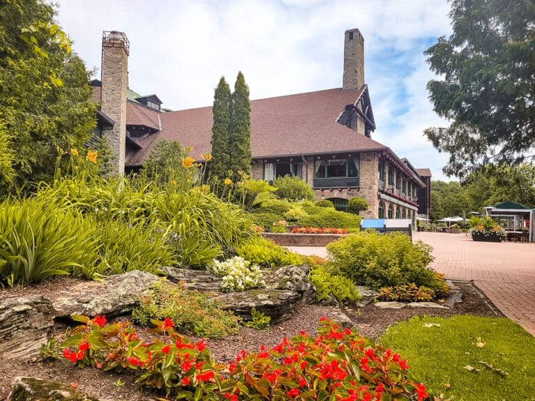 Review : Fairmont Le Château Montebello Hotel | Accor ALL | Milesopedia
