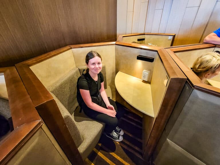 Review : Plaza Premium Lounge (domestic flights), Vancouver International Airport (YVR ...