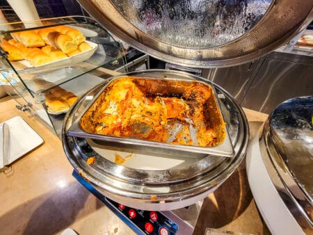 Review : Plaza Premium Lounge (domestic flights), Vancouver International Airport (YVR ...