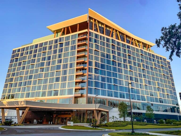 Review : Walt Disney World Swan Reserve | Marriott Bonvoy | Milesopedia