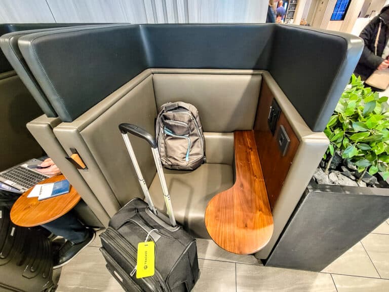 Review : Plaza Premium Lounge, Toronto Pearson Airport (YYZ), Terminal ...