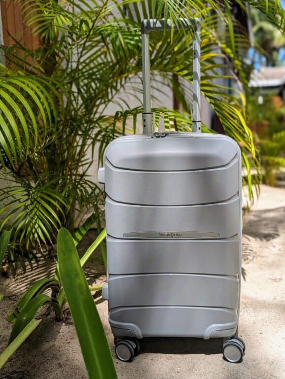 Review : Samsonite Outline Pro Spinner Carry-On | Milesopedia