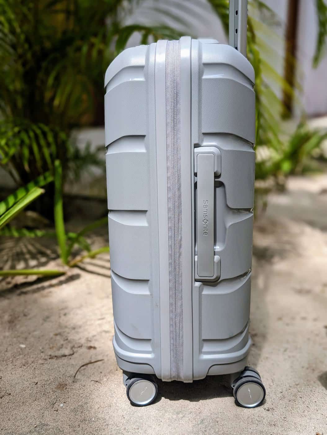 Review : Samsonite Outline Pro Spinner Carry-On | Milesopedia