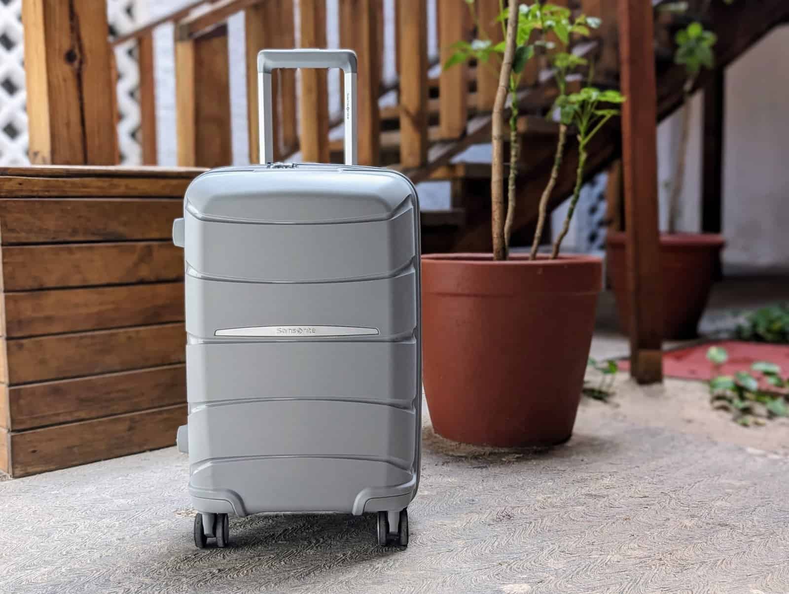 Review : Samsonite Outline Pro Spinner Carry-On | Milesopedia