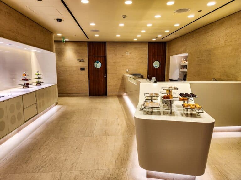 Review: Qatar Airways’ Al Safwa First Lounge in Doha | Milesopedia