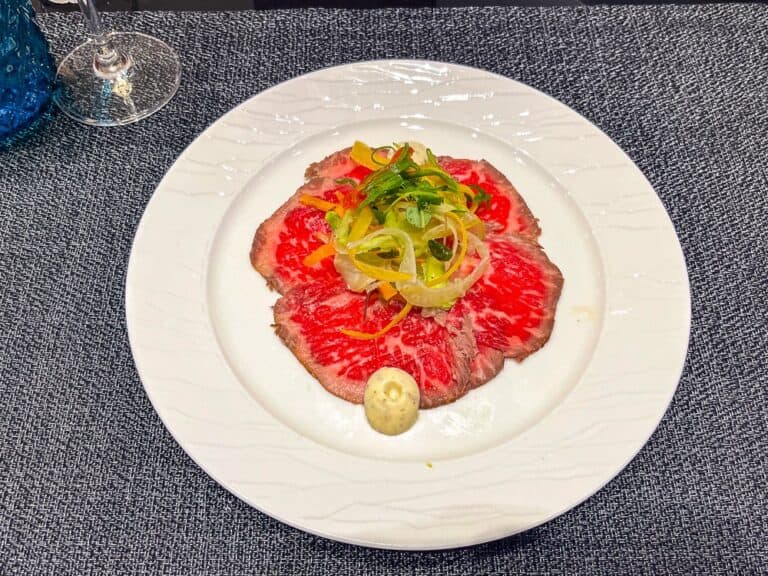 Review: Qatar Airways’ Al Safwa First Lounge in Doha | Milesopedia