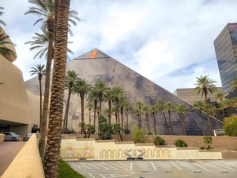 Review : Luxor Hotel & Casino, MGM Collection | Marriott Bonvoy ...