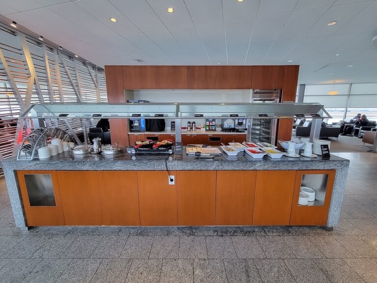 Review: Air Canada Maple Leaf Lounge, Ottawa (YOW) | Milesopedia