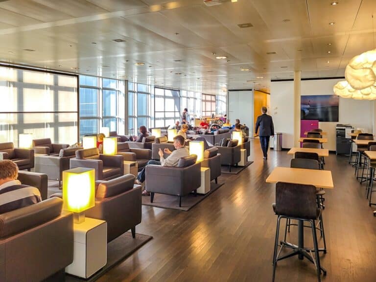 Review: National Bank Lounge at YUL, Montreal-Trudeau International ...