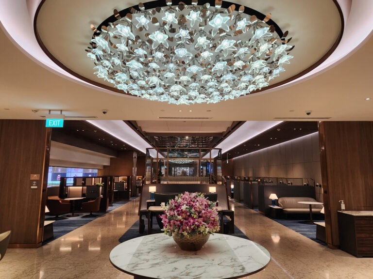 Review: National Bank Lounge at YUL, Montreal-Trudeau International ...